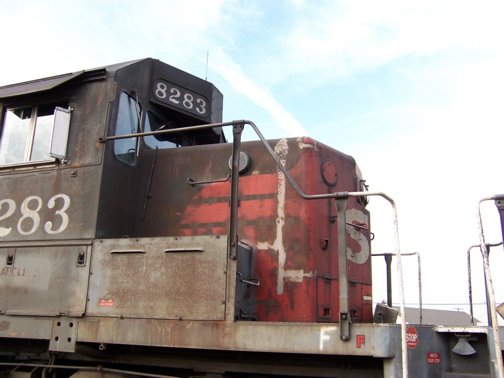 SP 8283 cab and front detail